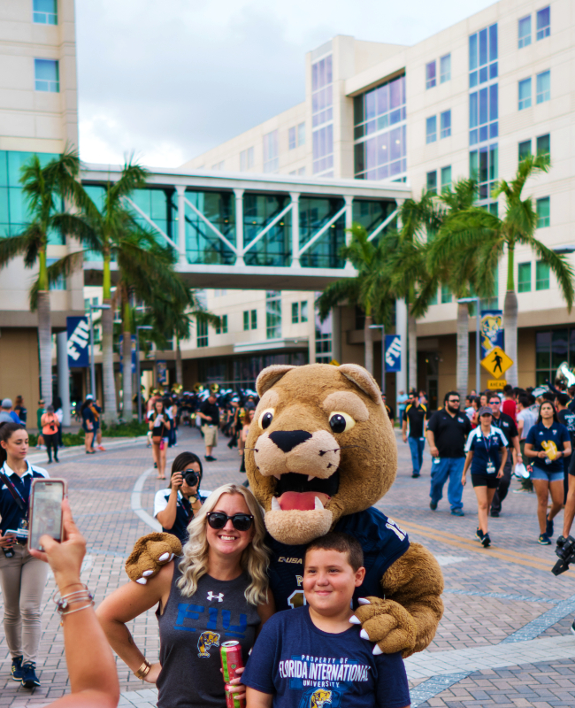 Homecoming Roar Lounge & Football Game | Nicole Wertheim College of ...